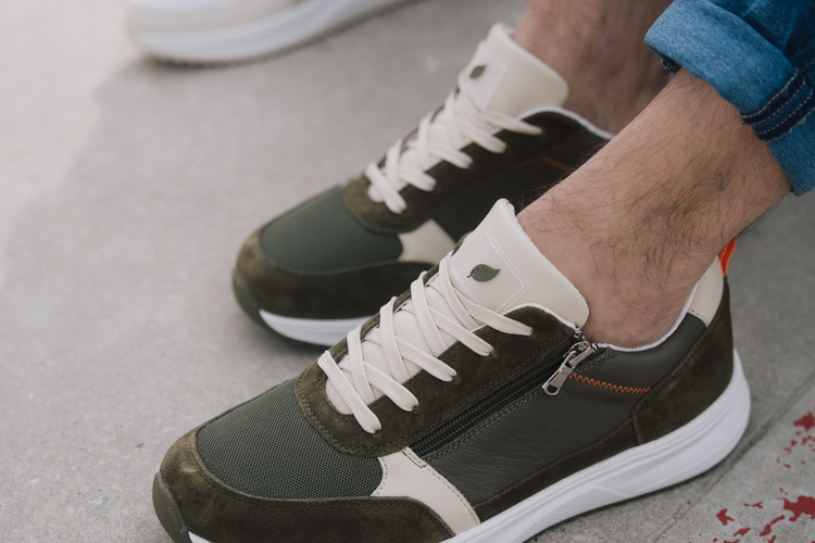 Waldläufer: Weite Schuhe für Damen und Herren in H, K, M